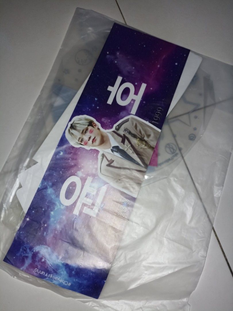 ATEEZ YUNHO FREEBIES, Hobbies & Toys, Collectibles & Memorabilia, K ...