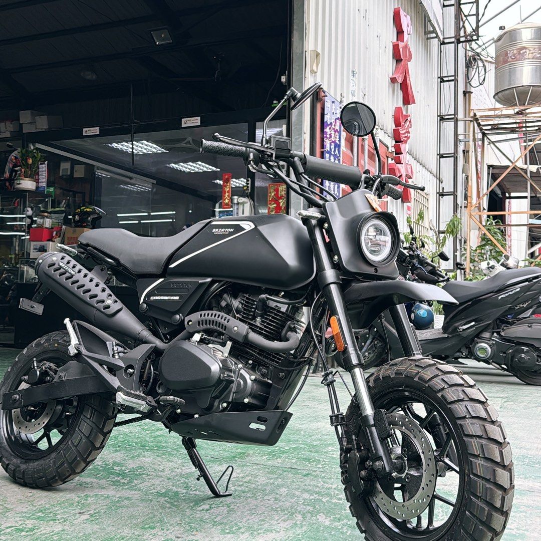 Brixton Crossfire Mini125 進口白牌重車, 機車, 重機在旋轉拍賣