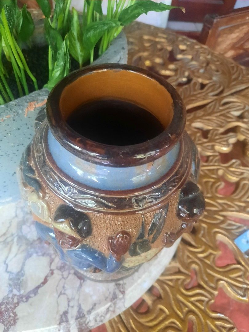 Guci keramik kalimantan Antik, Antik, Pajangan di Carousell