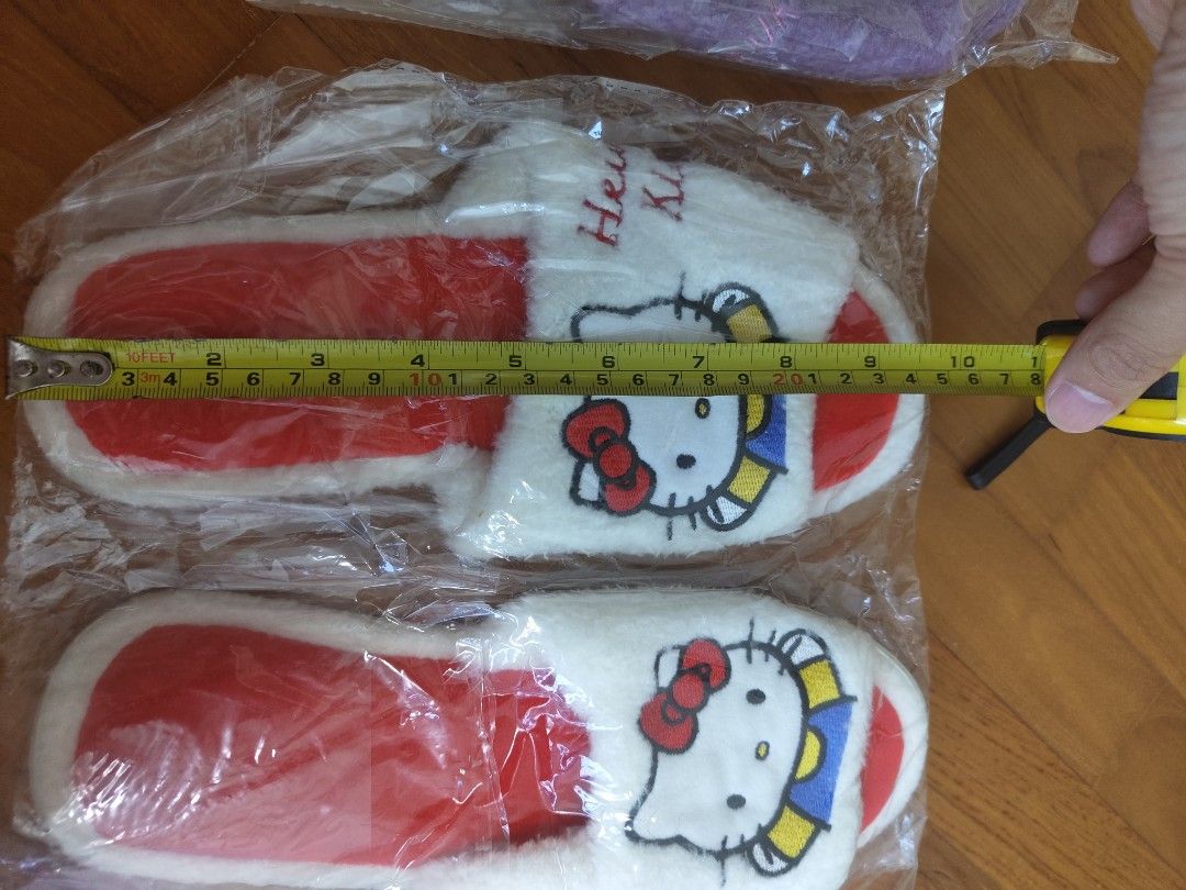 Hello Kitty /Kuromi slippers, Women's Fashion, Footwear, Flipflops and ...