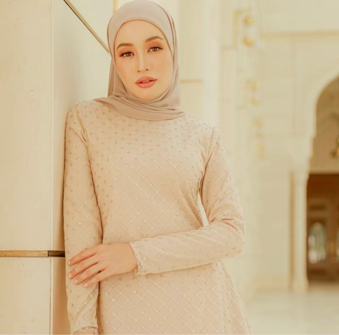 J.LABELLA - ALISYA KURUNG (NUDE), Women's Fashion, Muslimah Fashion, Baju Kurung & sets on Carousell