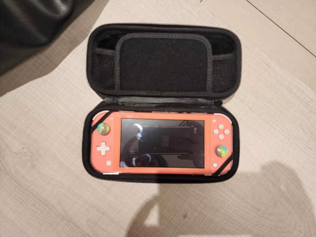 Pink Nintendo Switch Lite (2 cases and 1 game included), Video Gaming ...