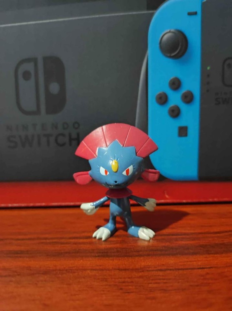 Pokemon Figure - Weavile, Hobbies & Toys, Toys & Games on Carousell