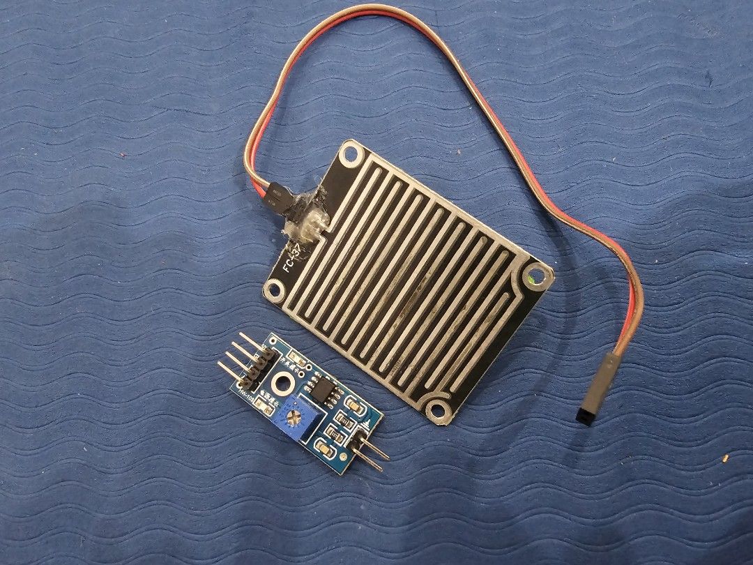 Raindrop Sensor FC-37 with module, Computers & Tech, Parts ...