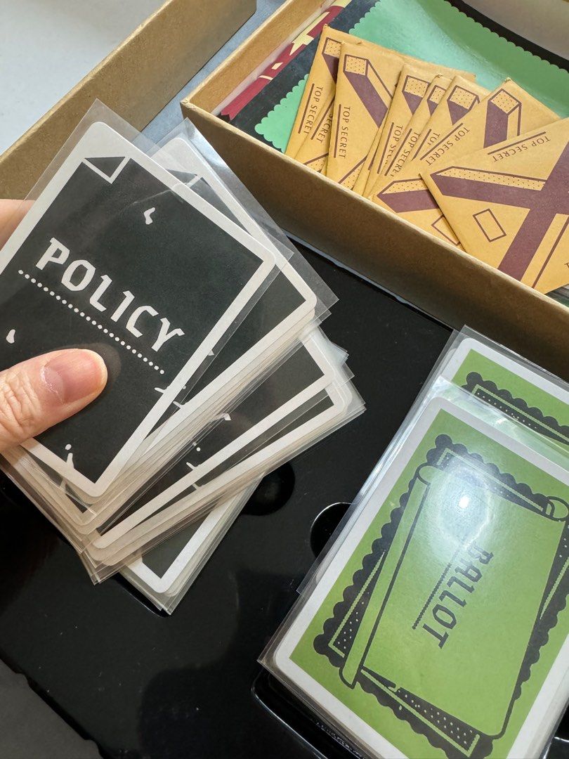 Secret Hitler, Hobbies & Toys, Toys & Games on Carousell