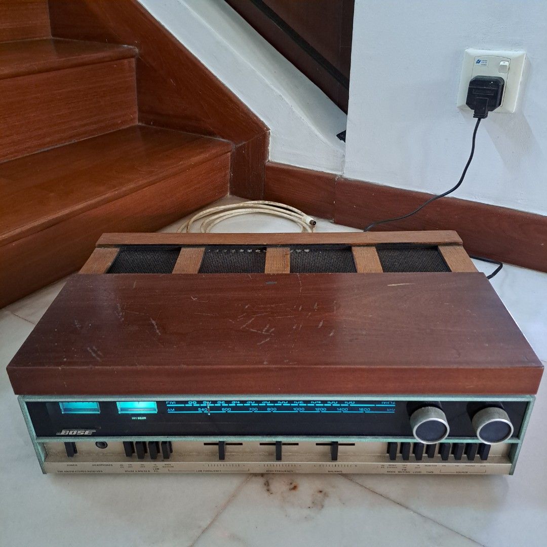 VINTAGE BOSE 550 AM/FM STEREO RECEIVER WITH BUILT-IN EQUALISER TO DRIVE ...