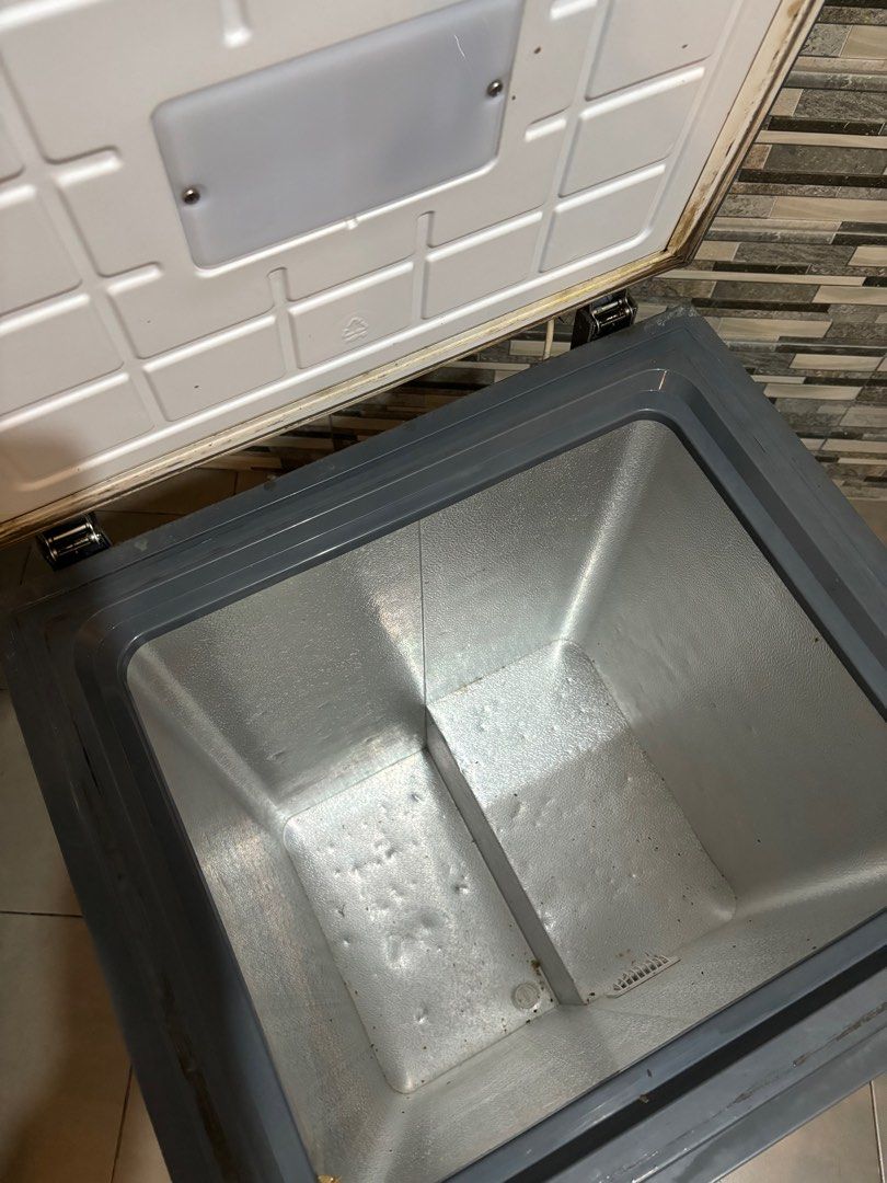 GEA Freezer 100 liter, Elektronik, Lainnya di Carousell