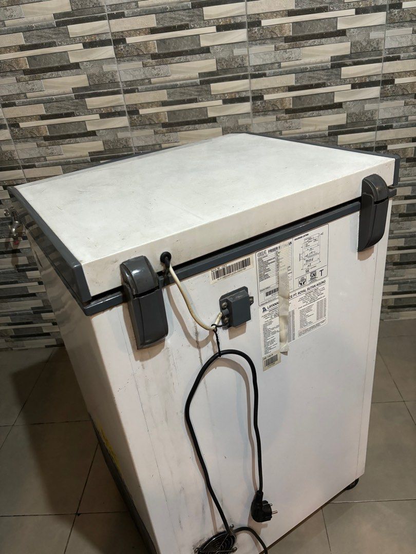 GEA Freezer 100 liter, Elektronik, Lainnya di Carousell