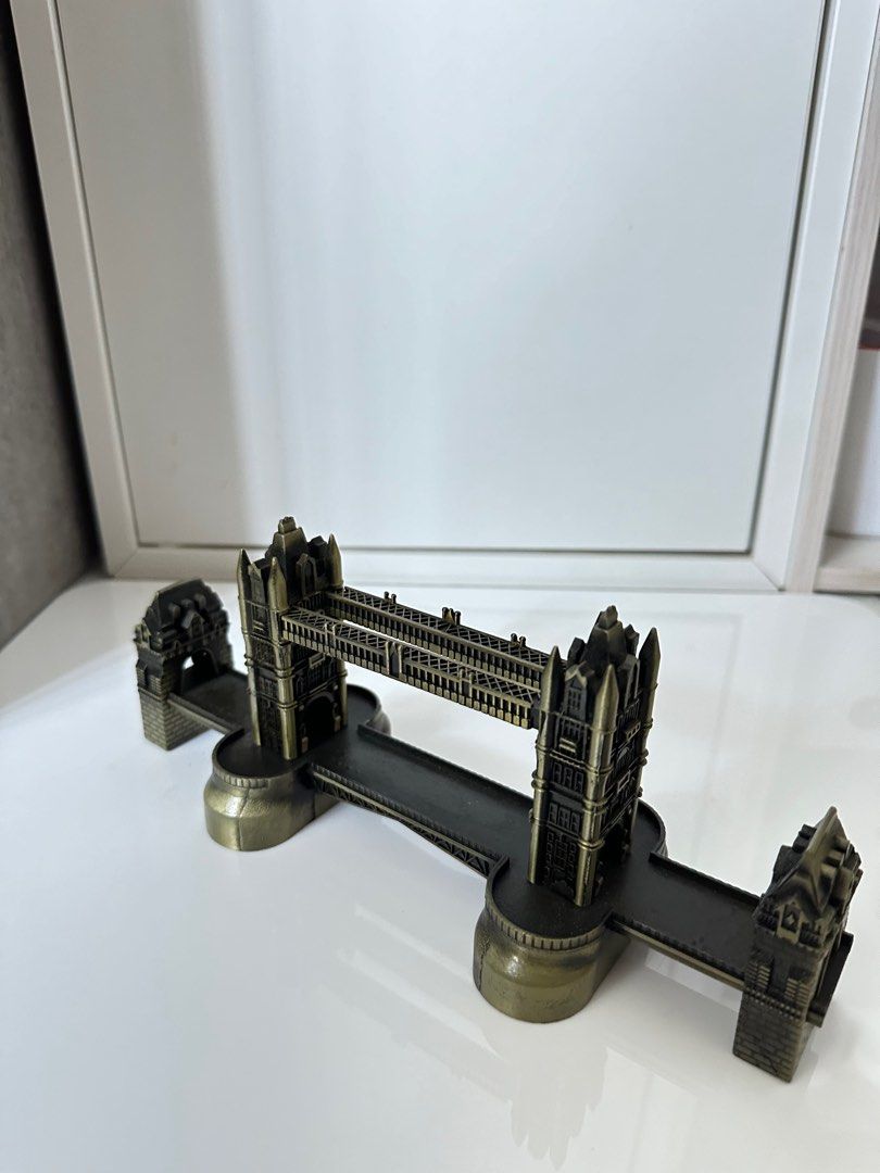 London Bridge metal model - 24@8@4cm, Hobbies & Toys, Toys & Games on ...