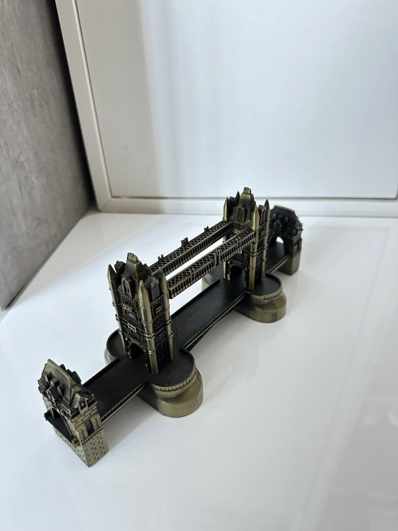 London Bridge metal model - 24@8@4cm, Hobbies & Toys, Toys & Games on ...