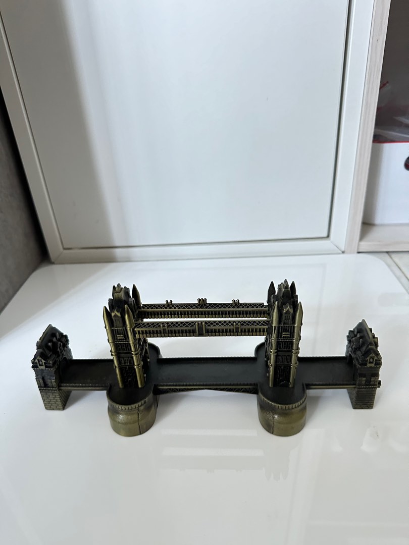 London Bridge metal model - 24@8@4cm, Hobbies & Toys, Toys & Games on ...