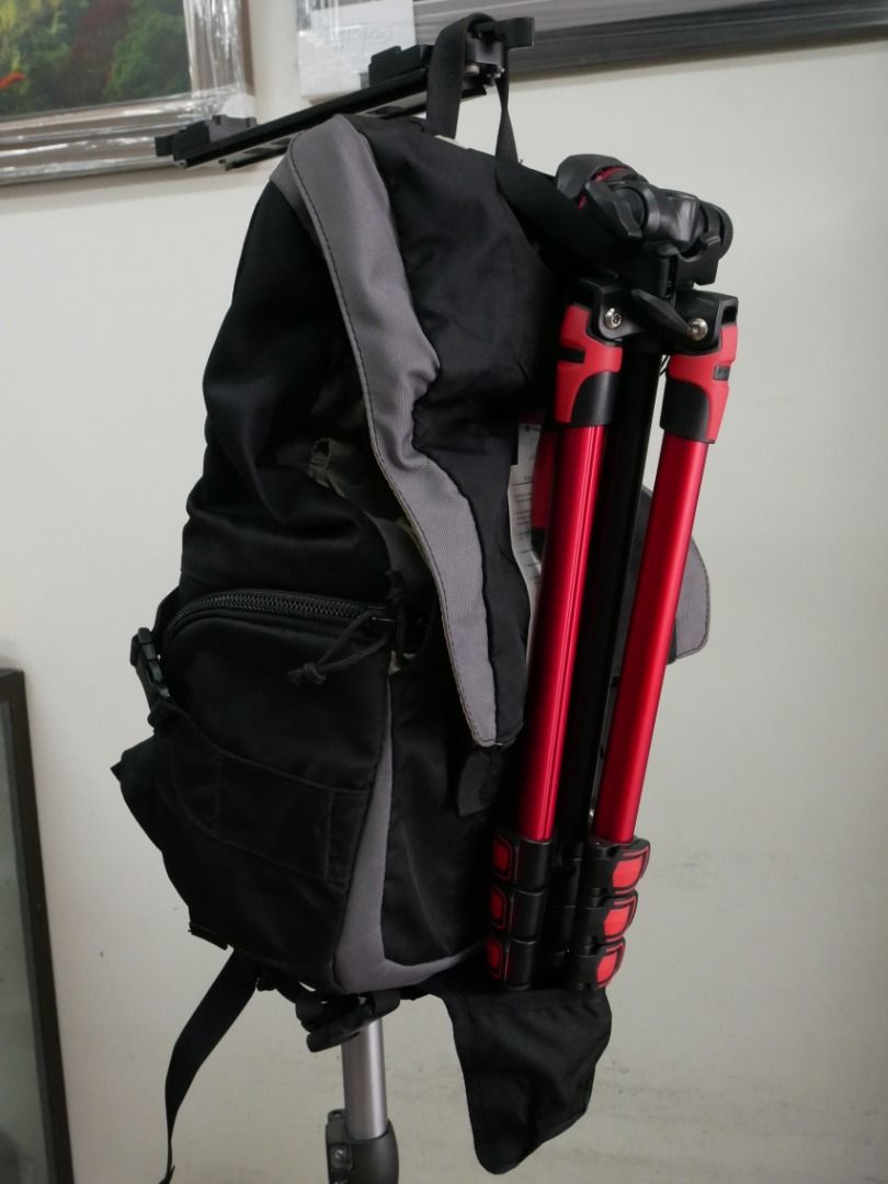 Lowepro versapack 200AW, Men's Fashion, Bags, Backpacks on Carousell