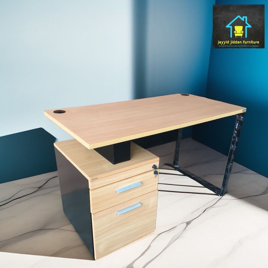 meja laci besi kantor 2 laci cream, Perabotan Rumah di Carousell