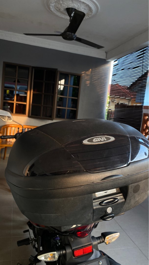 Original Givi Box 45L, Motorbikes on Carousell