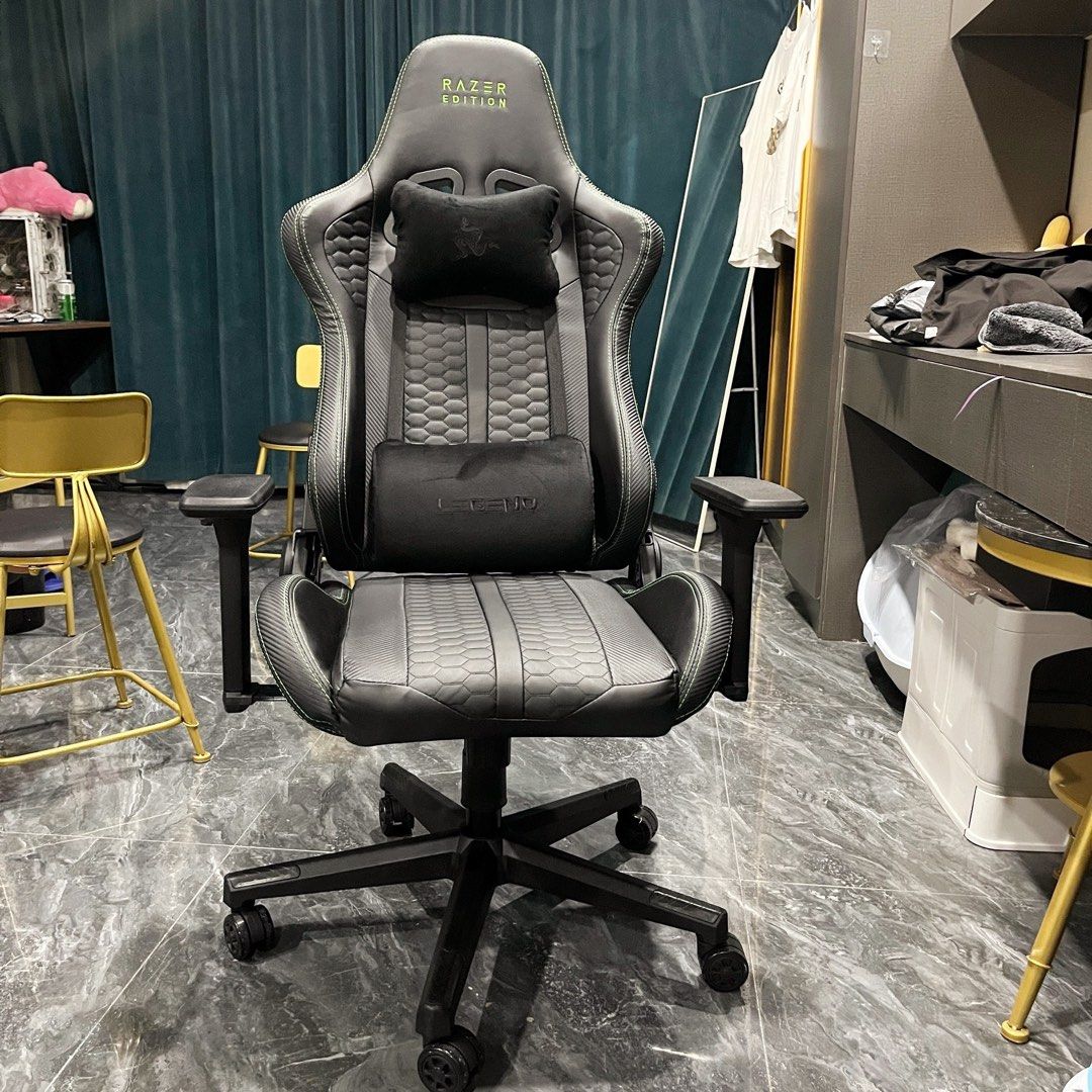 Razer Type Z 雷蛇電競椅, 家具及居家用品, 家具, 椅子在旋轉拍賣
