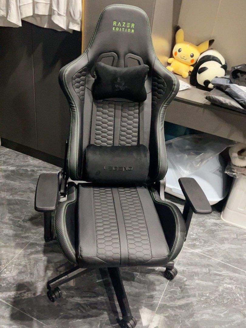 Razer Type Z 雷蛇電競椅, 家具及居家用品, 家具, 椅子在旋轉拍賣