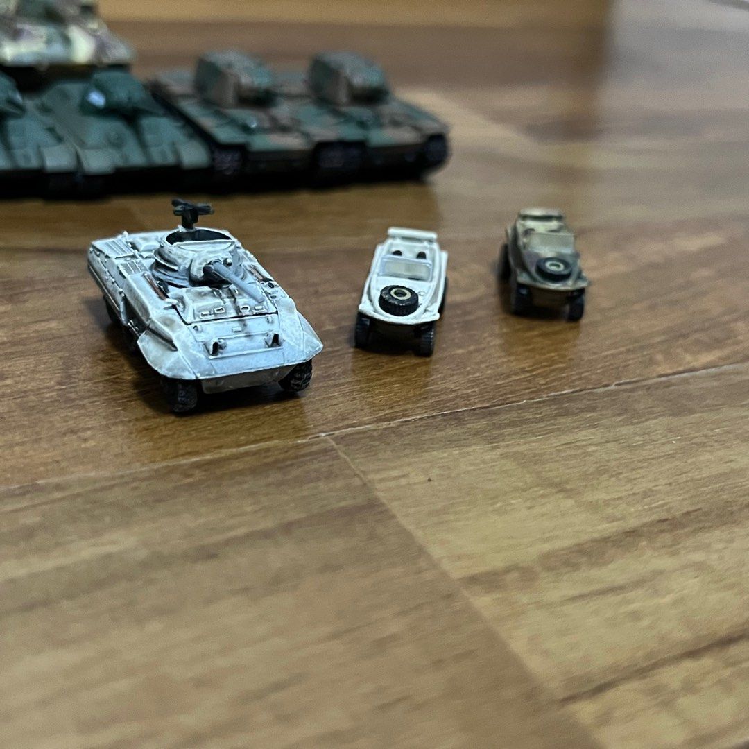 Takara Tomy 1/144 World Tank Museum tank collection M4 Sherman, King ...
