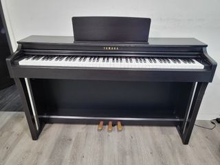 YAMAHA CLAVINOVA CLP-625, Hobbies & Toys, Music & Media, Musical Instruments on Carousell