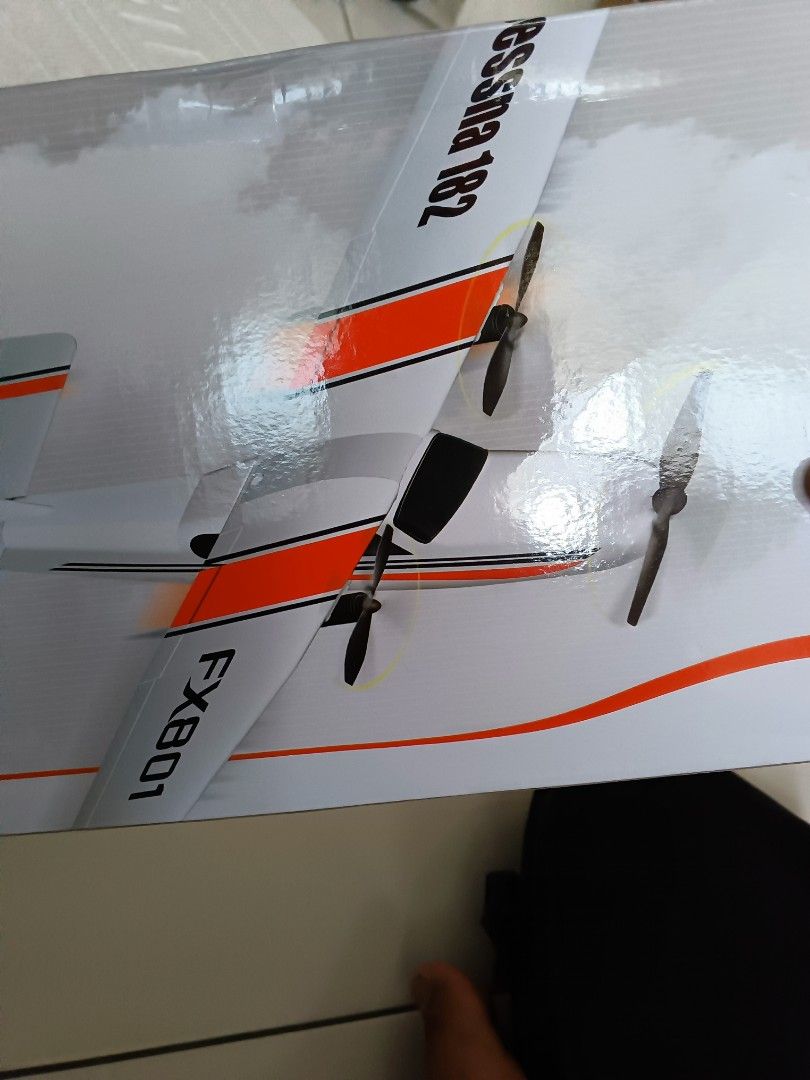 Cessna 182 plane rc 2 Channel, Hobbies & Toys, Toys & Games on Carousell