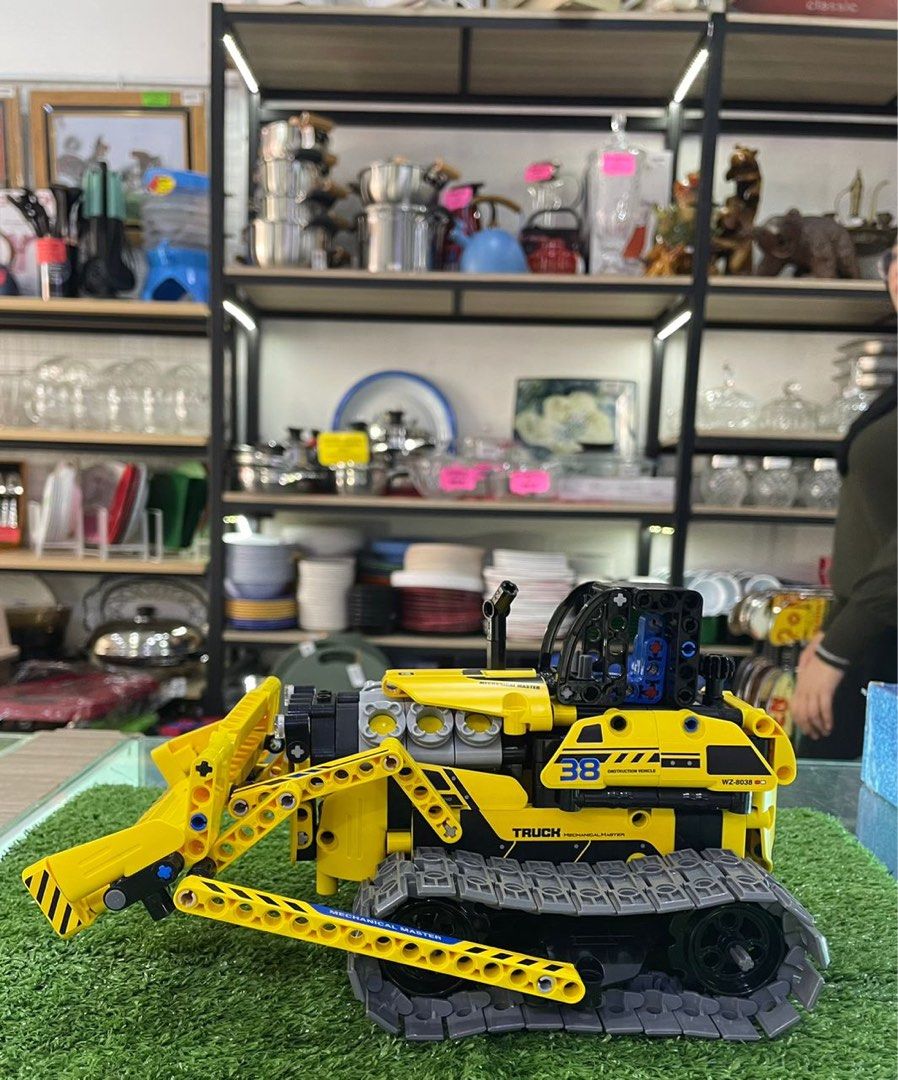 HARD TOYS BRICKS IM MASTER, Hobbies & Toys, Toys & Games on Carousell