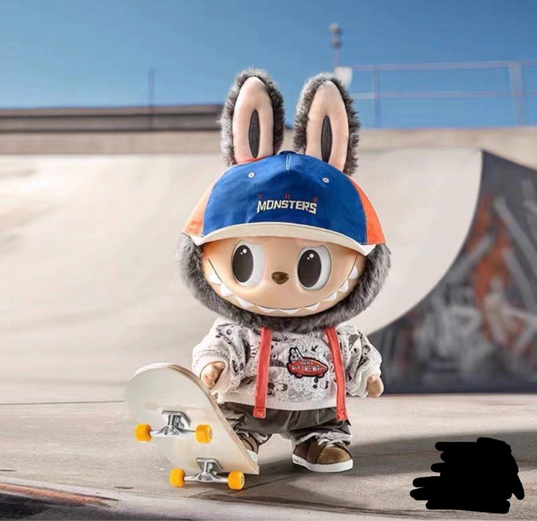 Labubu 泡泡瑪特 Vans聯名限量發售 毛公仔, 興趣及遊戲, 玩具 & 遊戲類 - Carousell