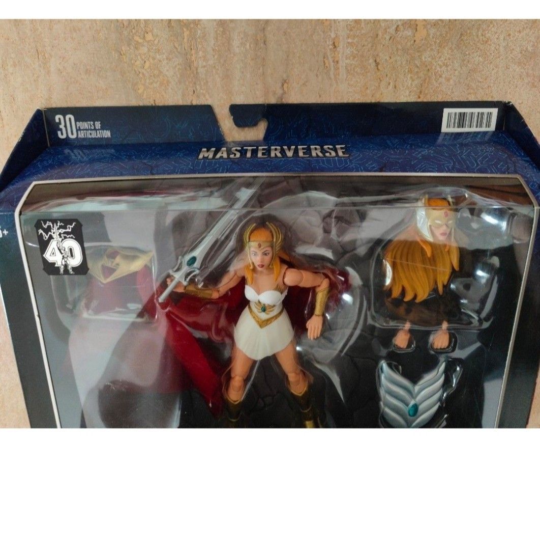 Masters of the Universe Masterverse She-Ra Deluxe Action Figure ...