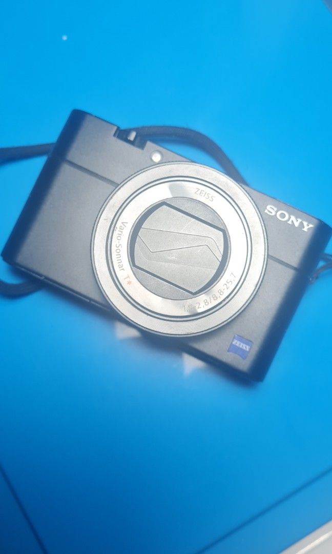 Sony mark v rx100m5 camera, Photography, Cameras on Carousell