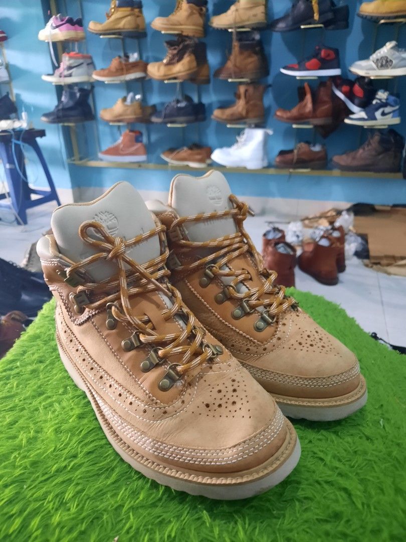 Timberland tapak vibram, Fesyen Pria, Sepatu , Sepatu Boot di Carousell