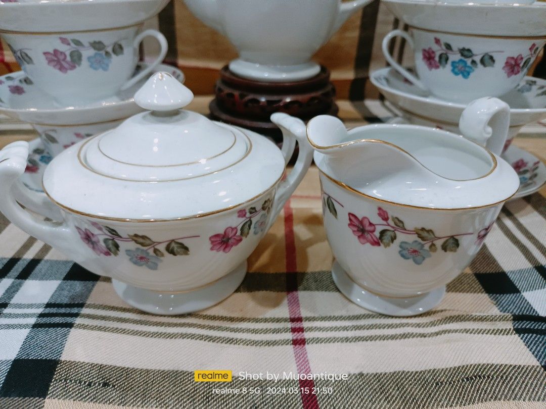 Vintage tea set Bunga sabun, Hobbies & Toys, Collectibles & Memorabilia ...