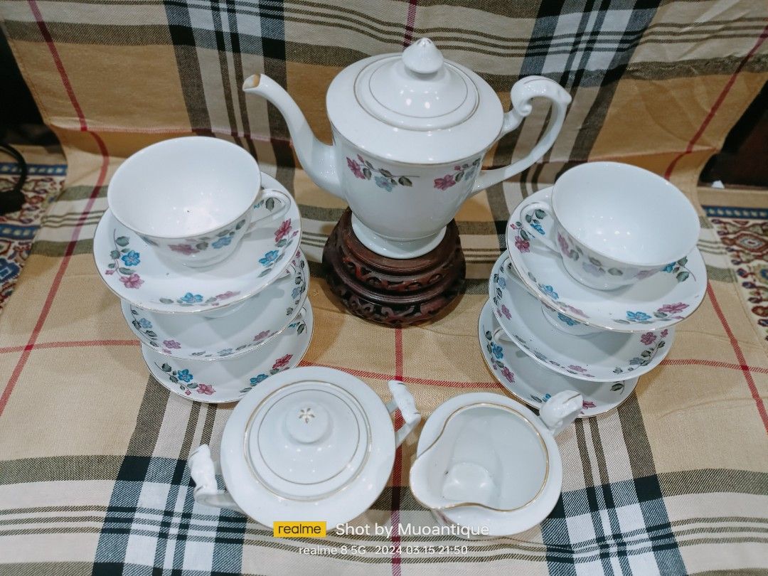 Vintage tea set Bunga sabun, Hobbies & Toys, Collectibles & Memorabilia ...