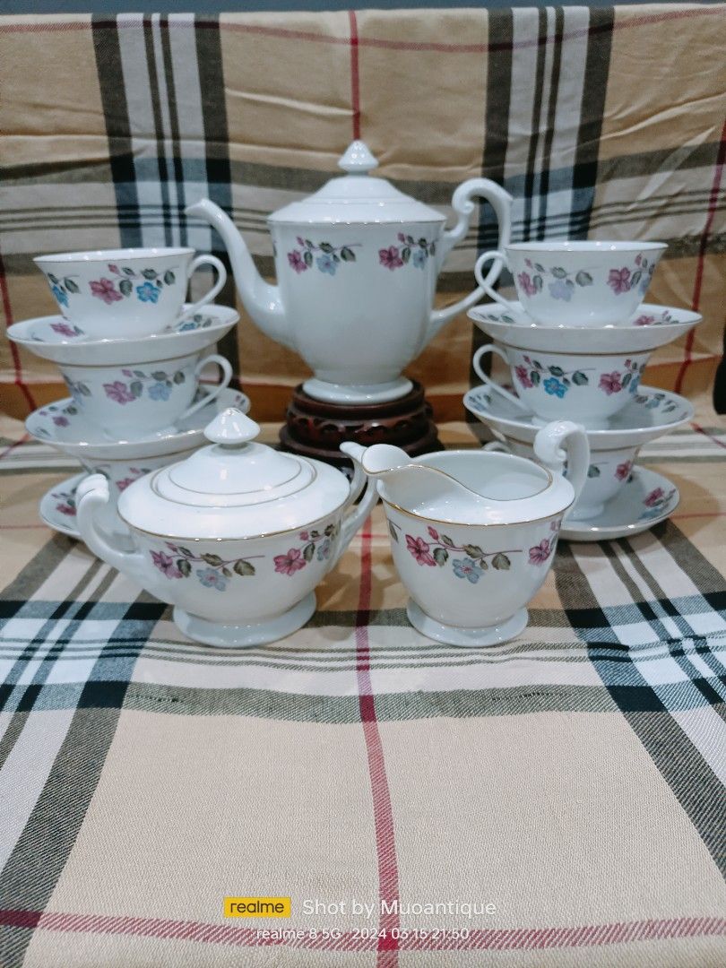 Vintage tea set Bunga sabun, Hobbies & Toys, Collectibles & Memorabilia ...