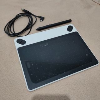 Wacom Intuos Draw CTL-490 (White), Elektronik, Bagian Komputer & Aksesoris di Carousell