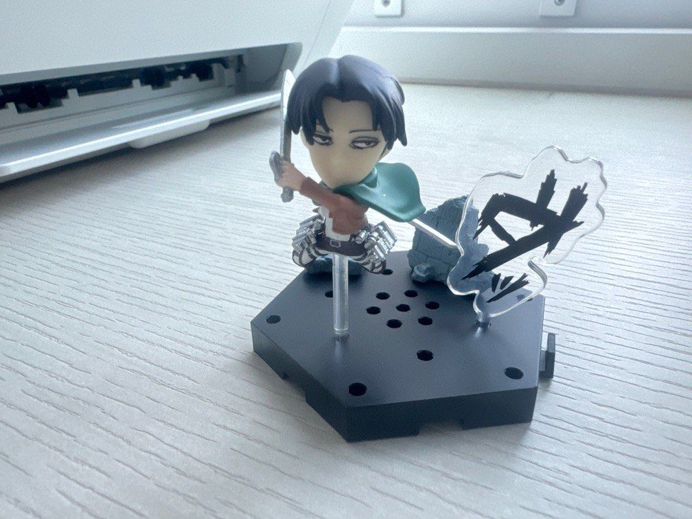 Attack on titans diroamo set of 5, Hobbies & Toys, Toys & Games on ...