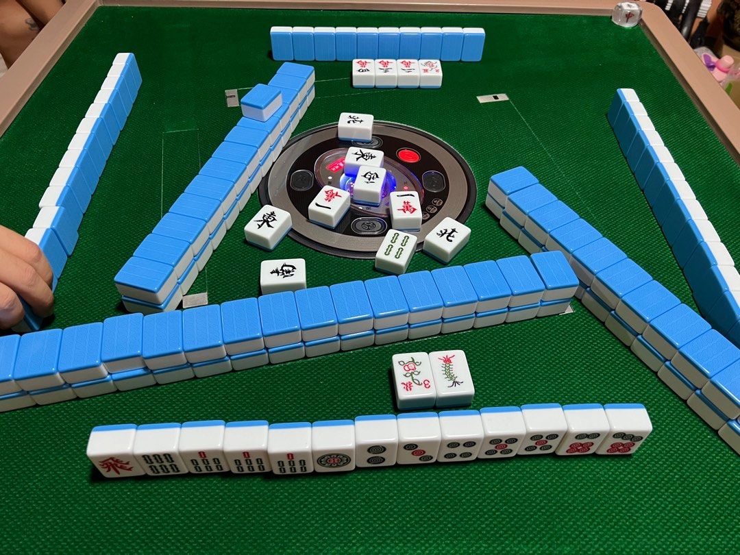 Automatic Mahjong Table - roller coaster, Hobbies & Toys, Toys & Games ...