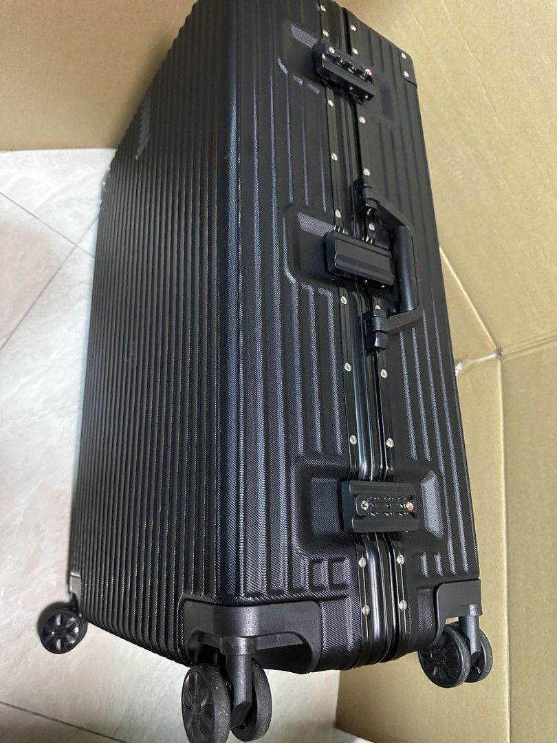 Big luggage, metal hinge and tsa locks, Hobbies & Toys, Travel, Luggage ...