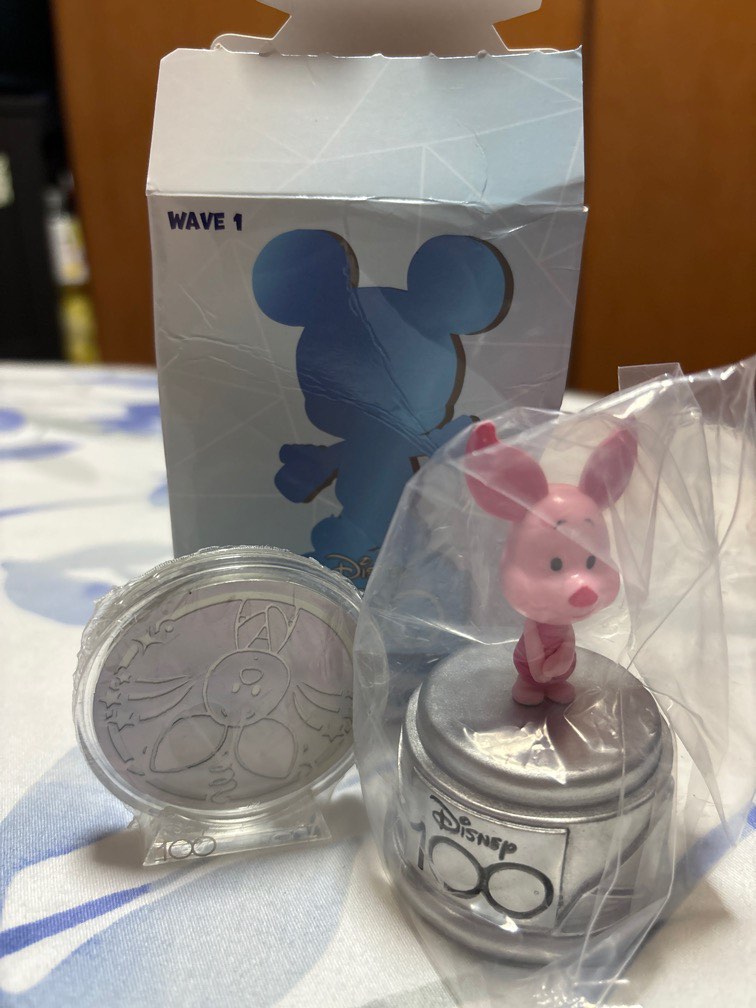 Disney 100 Wonder Trophies, Hobbies & Toys, Memorabilia & Collectibles ...