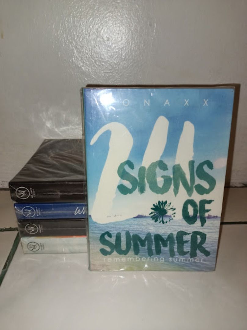 JONAXX Book Bundle, Hobbies & Toys, Books & Magazines, Fiction & Non ...