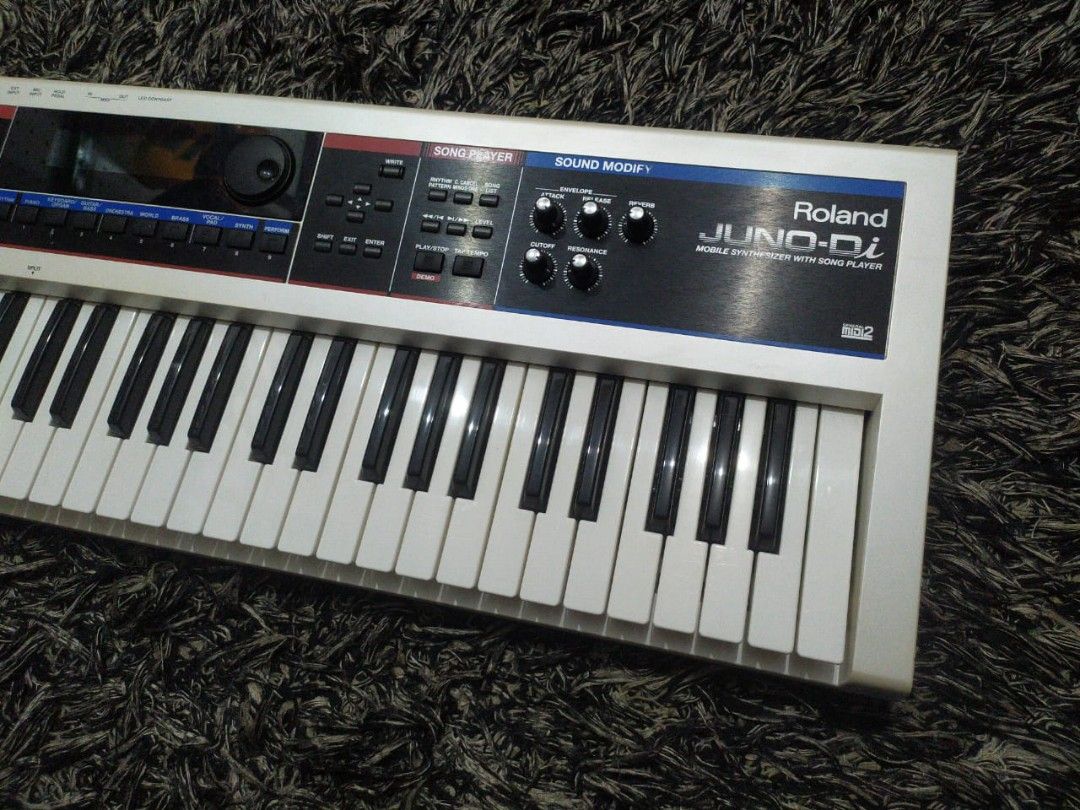 KEYBOARD SYNTHESIZER ROLAND JUNO DI, Musik & Media, Alat di Carousell