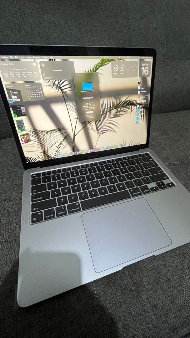 Laptop Apple Macbook Air M1 256GB 2020, Elektronik, Komputer, Laptop di Carousell
