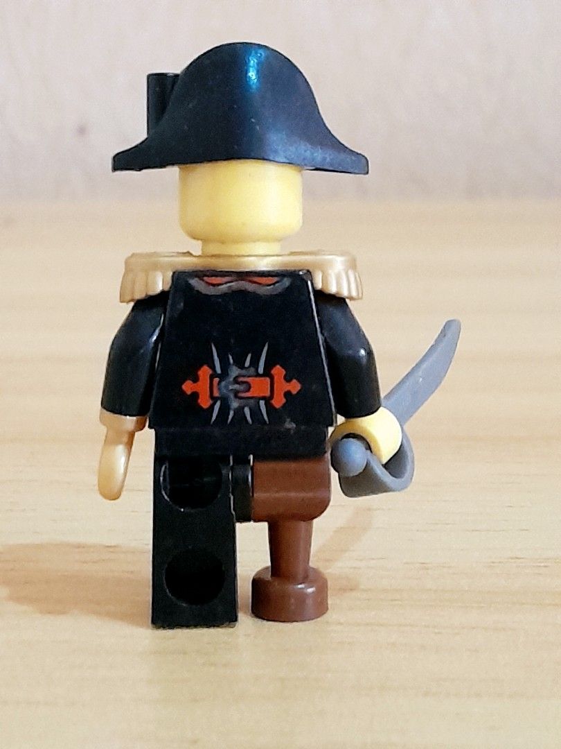 Lego Minifigure Pirate captain, Toys & Collectibles, Mainan di Carousell