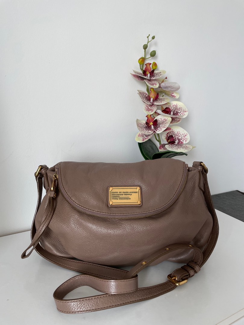 Marc Jacobs Classic Q Natasha Regular in Nude Brown, Luxury, Bags ...