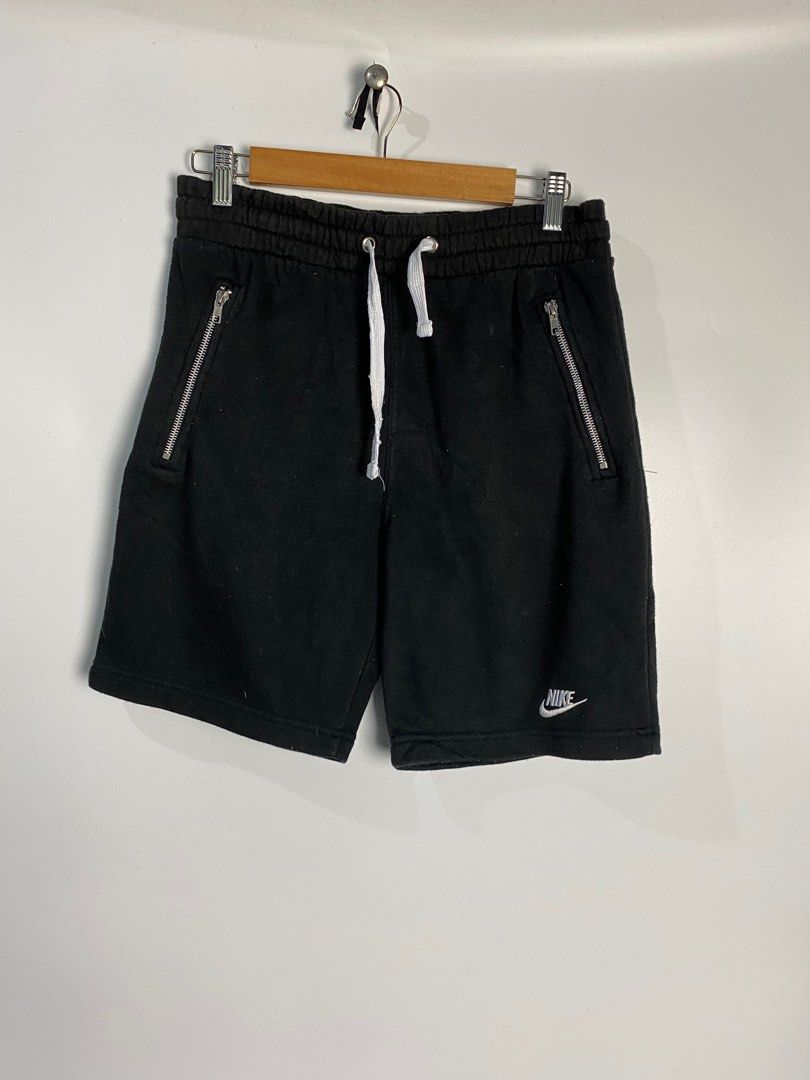 Nike Divided Short Pants, Men's Fashion, Bottoms, Shorts on Carousell
