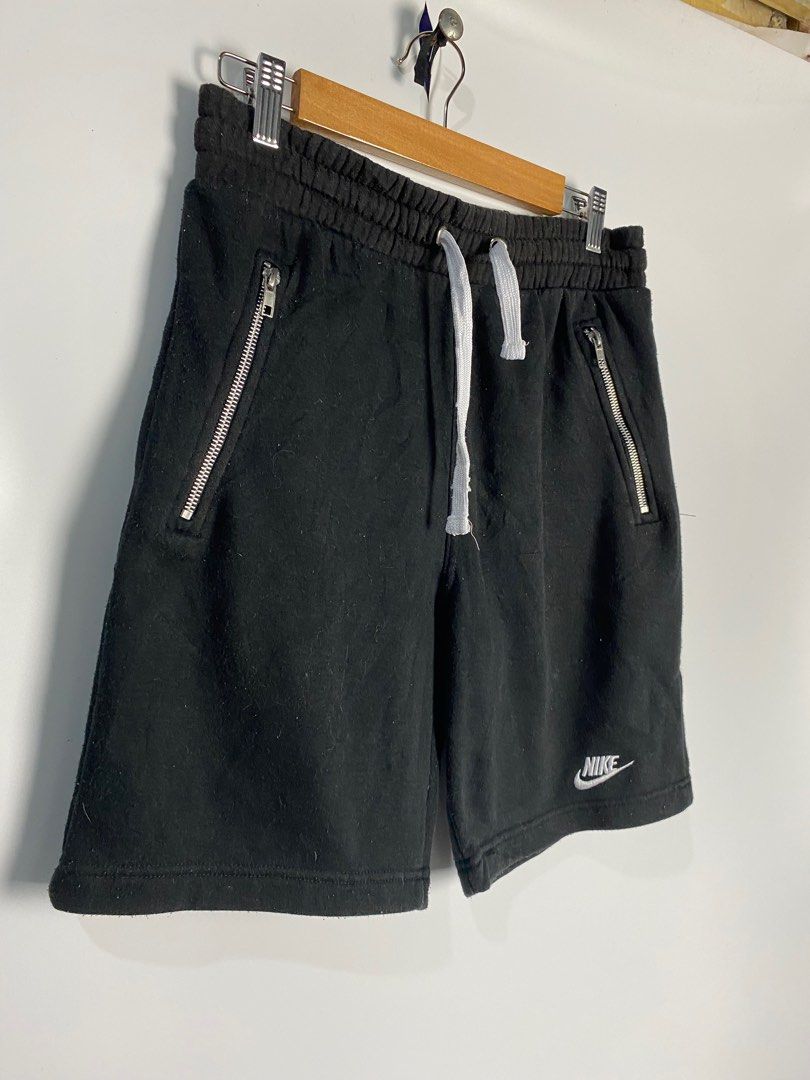 Nike Divided Short Pants, Men's Fashion, Bottoms, Shorts on Carousell