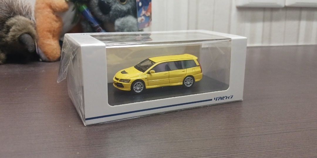 Realwin Mitsubishi Lancer Evolution 9 (IX) Wagon Yellow, Hobbies & Toys ...