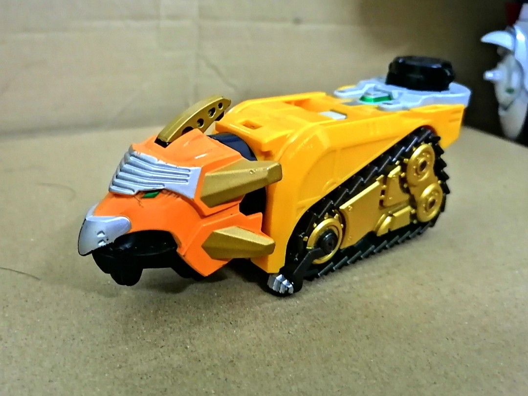 Sentai goseiger yellow dx tiger header spare part / power rangers ...