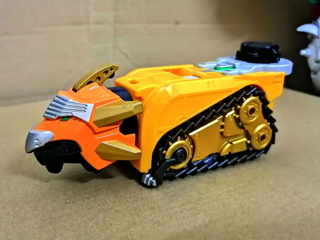 Sentai goseiger yellow dx tiger header spare part / power rangers ...