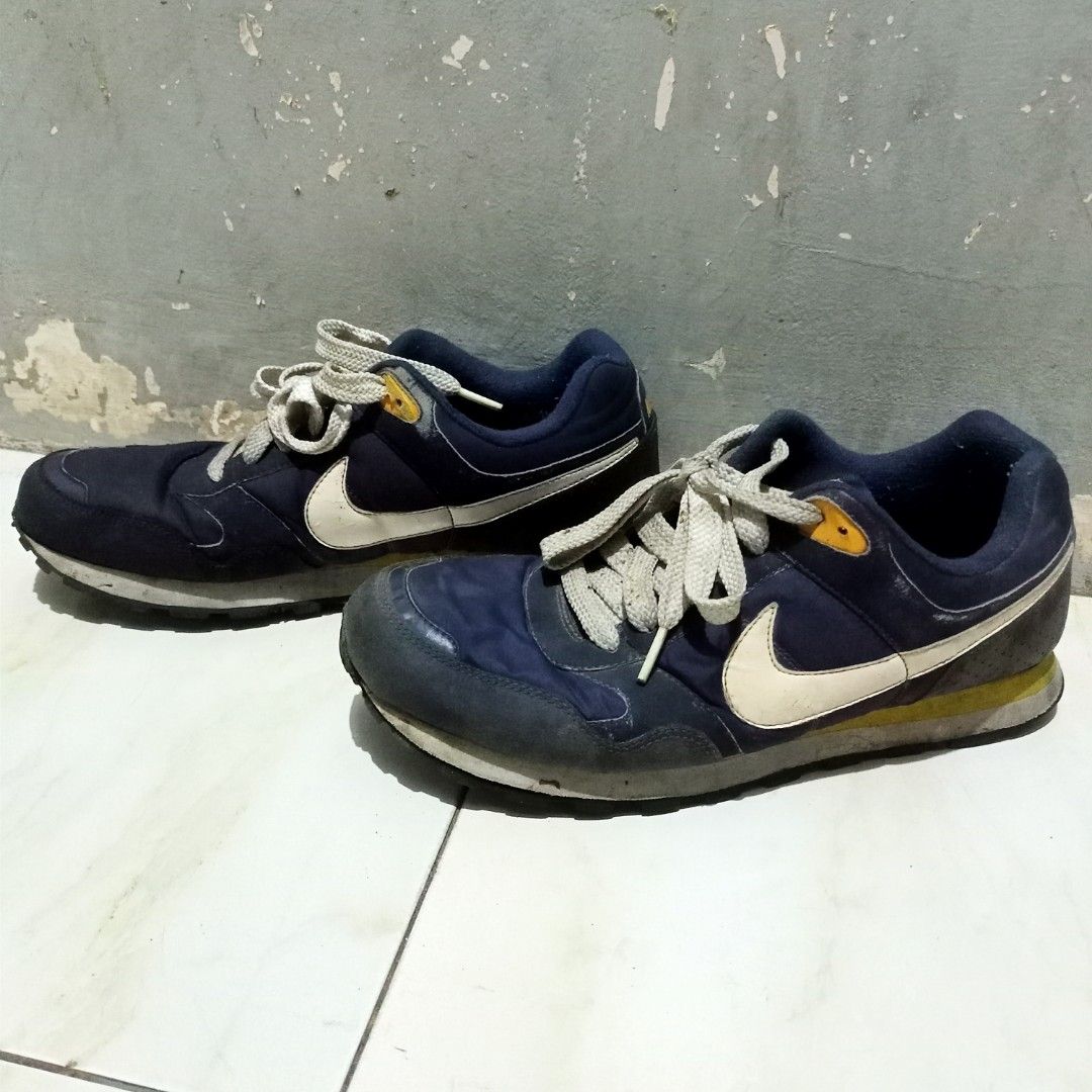 Sepatu nike sample, Fesyen Pria, Sepatu , Sneakers di Carousell