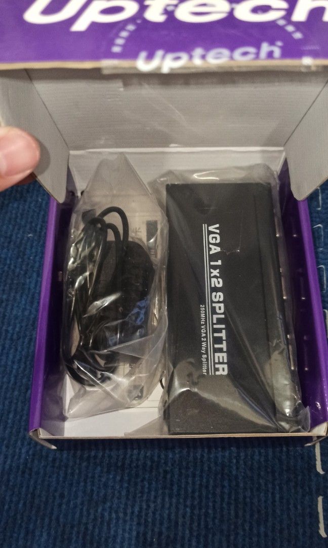 Uptech 登昌恆 VS204 2-Port VGA螢幕分配器 同步顯示 1分2 1進2出, 電腦及科技產品, 電腦周邊產品, 轉接線及轉換器在旋轉拍賣