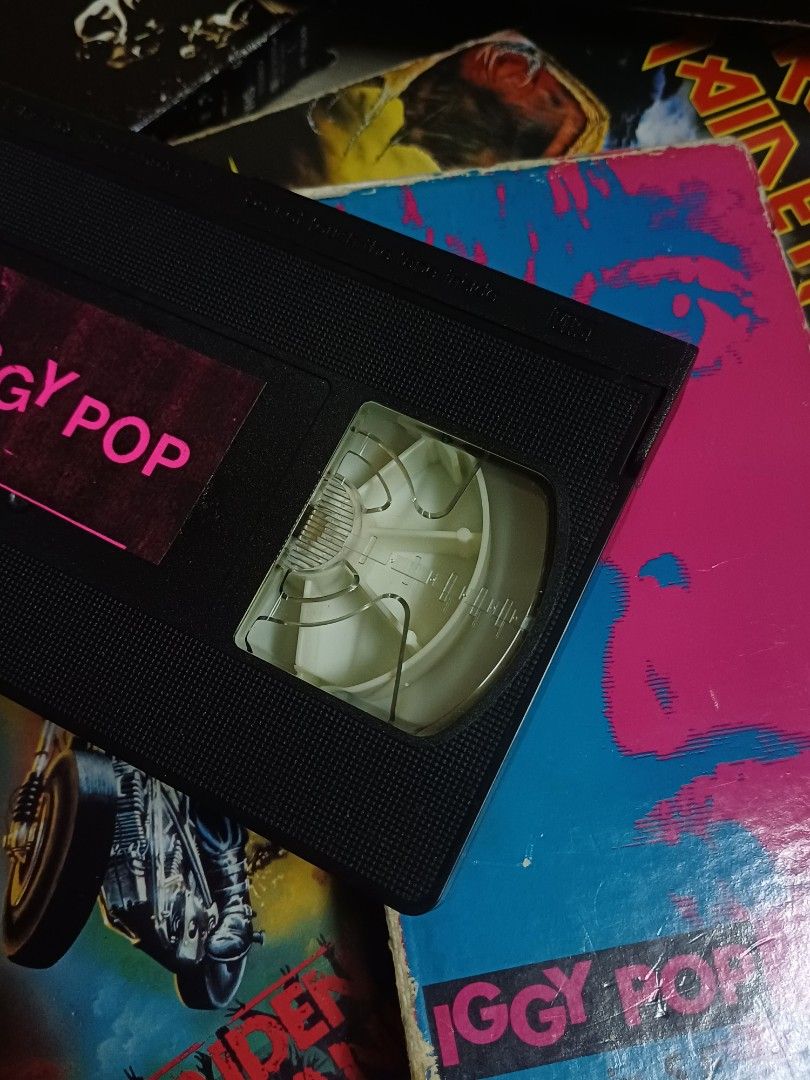 VHS Iggy Pop 'Live In SF", Hobbies & Toys, Music & Media, CDs & DVDs on Carousell