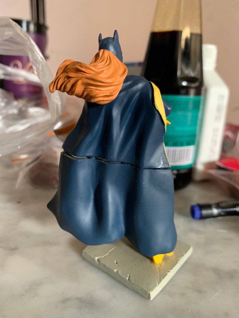 Batgirl gashapon mini figure, Toys & Collectibles, Mainan di Carousell